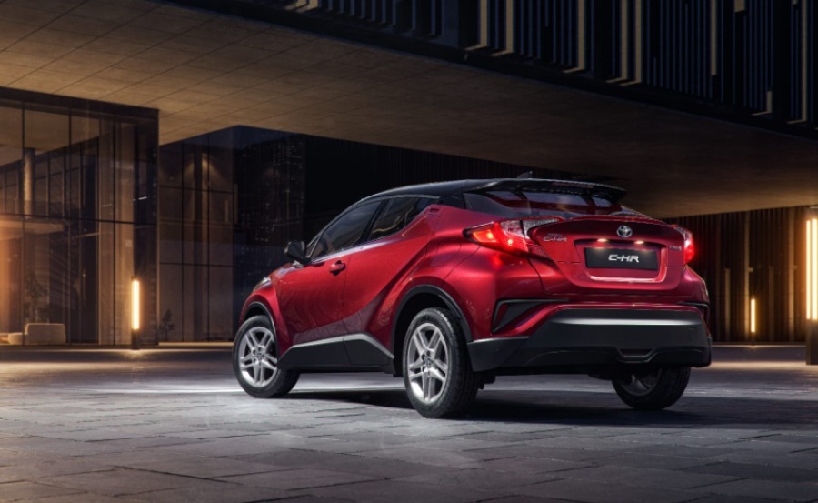 StriveME - تويوتا chr 2022 مواصفات واسعار في الامارات